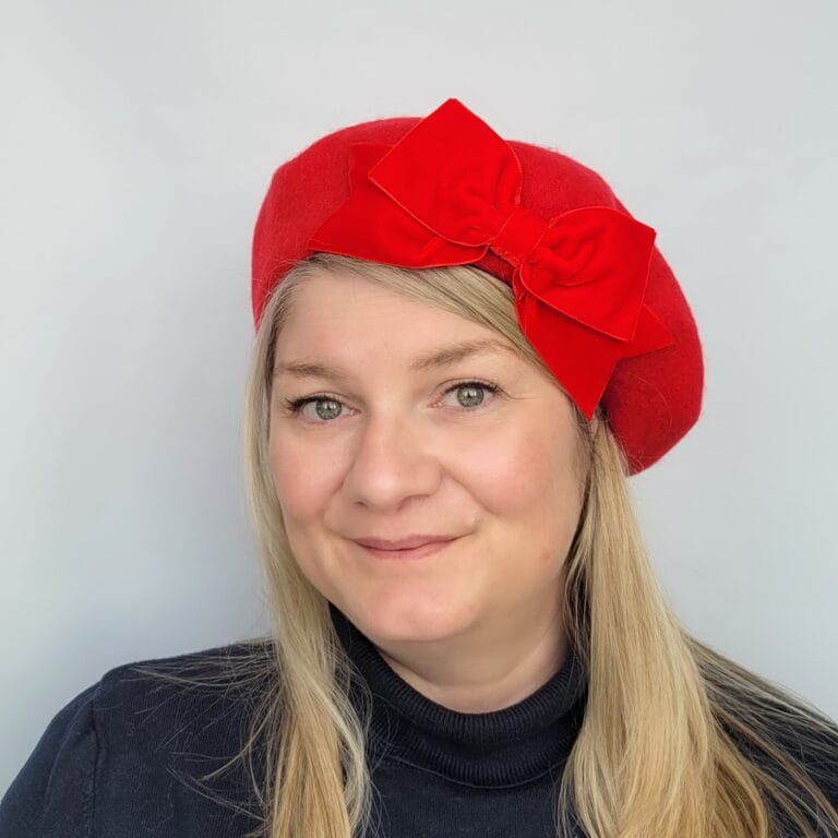 Wine Red Beret with Wine Velvet Bow - Imogen's Imagination